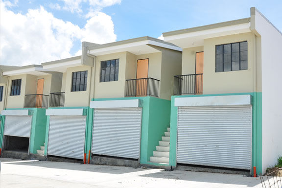 Plaza at Golden Horizon