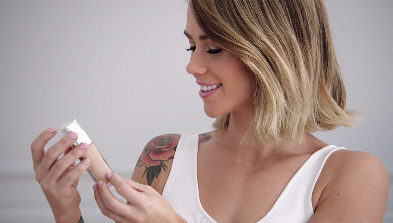 BIO | Kelly Cartwright