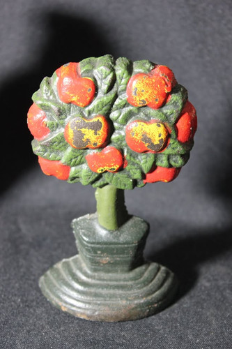 1970s Vintage Cast Iron Apple Tree Door Stop | Krugersgold