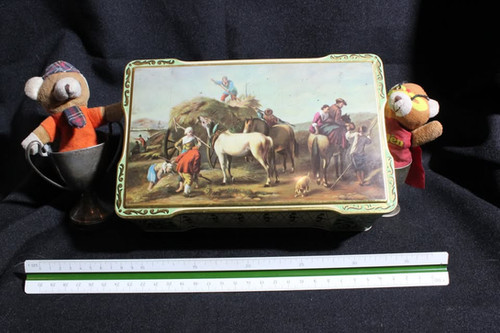 LOCKING BISCUIT TIN CIRCA 1920s IMMACULATE FOR AGE | Krugersgold