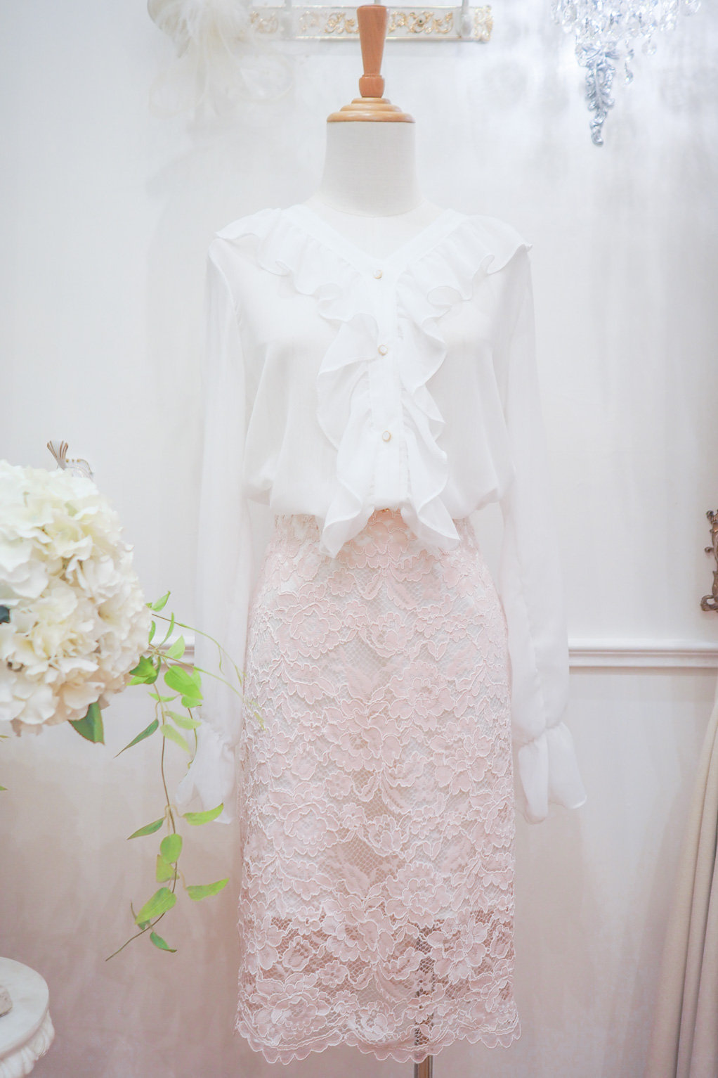 romantic-pink-lace-skirt