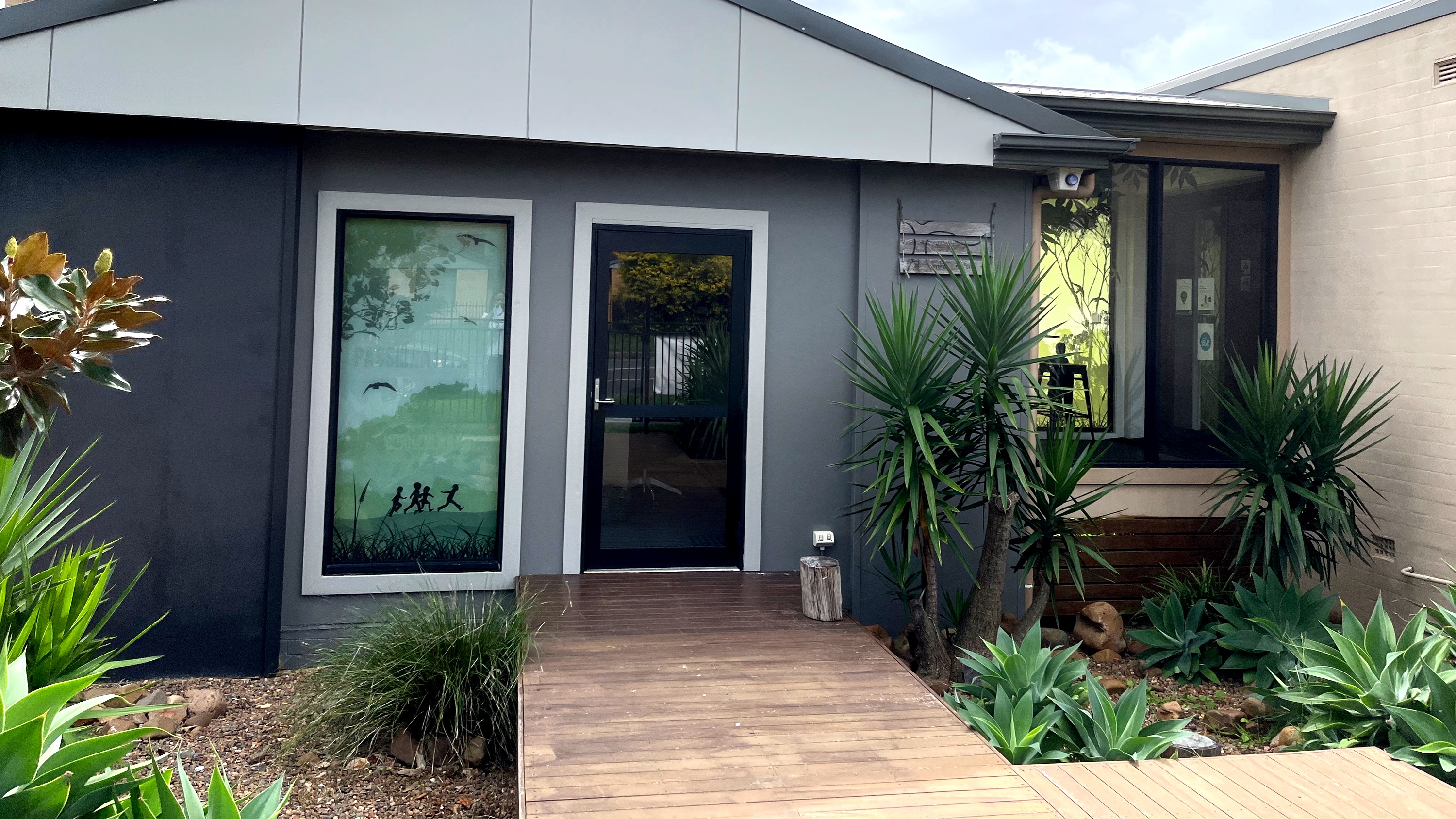 Aboriginal Mural Transforms LIVEfree Project Offices: Embracing Our ...