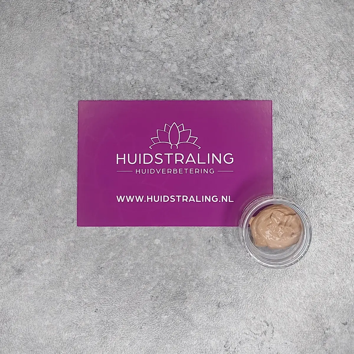 Decoded Skin treatment foundation | HUIDSTRALING.NL