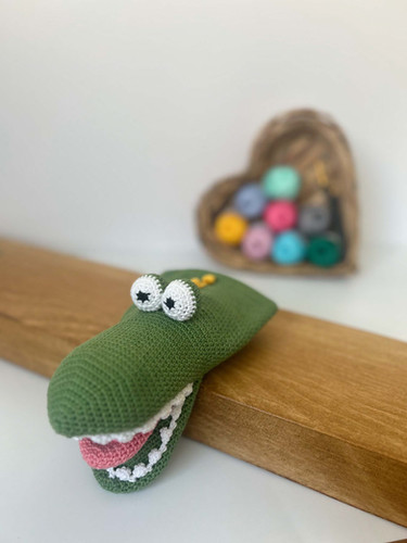 Crocodile Hand Puppet | Sunshine Crafts