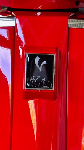 Plakette für die Kaskade "La Linea" | Zauberer Design