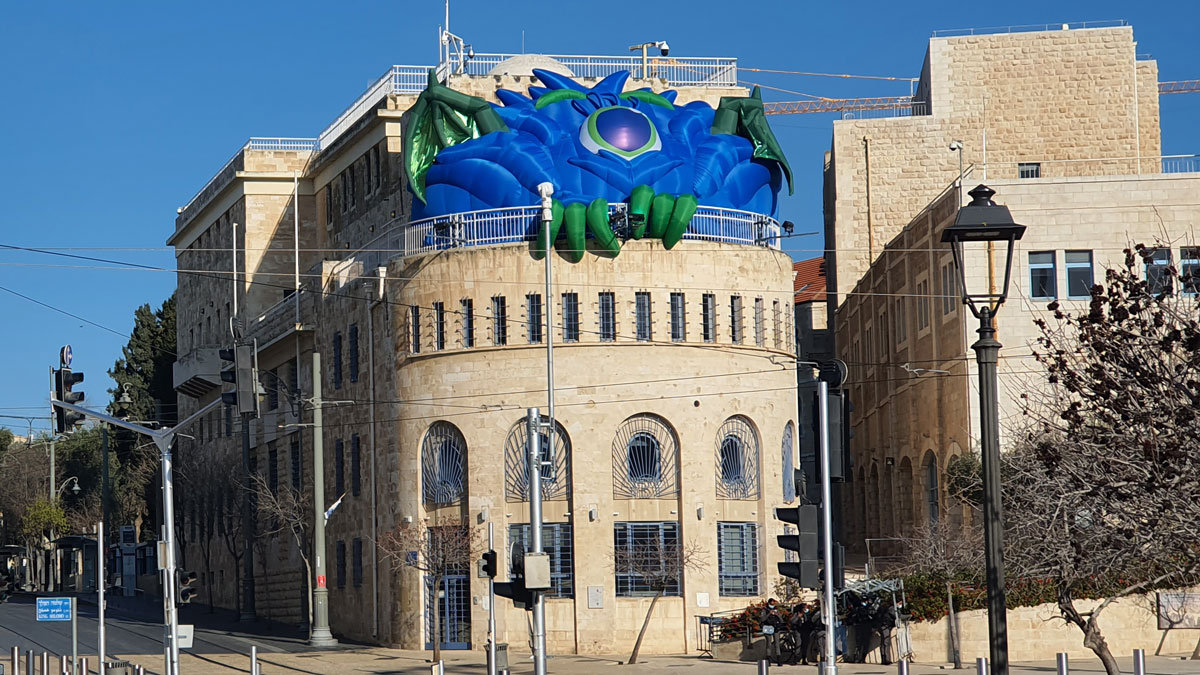 BLUE MONSTER | Air-Production