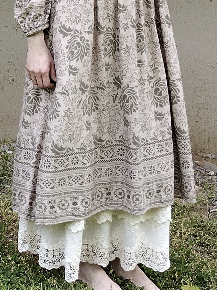 9 Skirt Extenders to Lengthen Hemlines Without Sewing