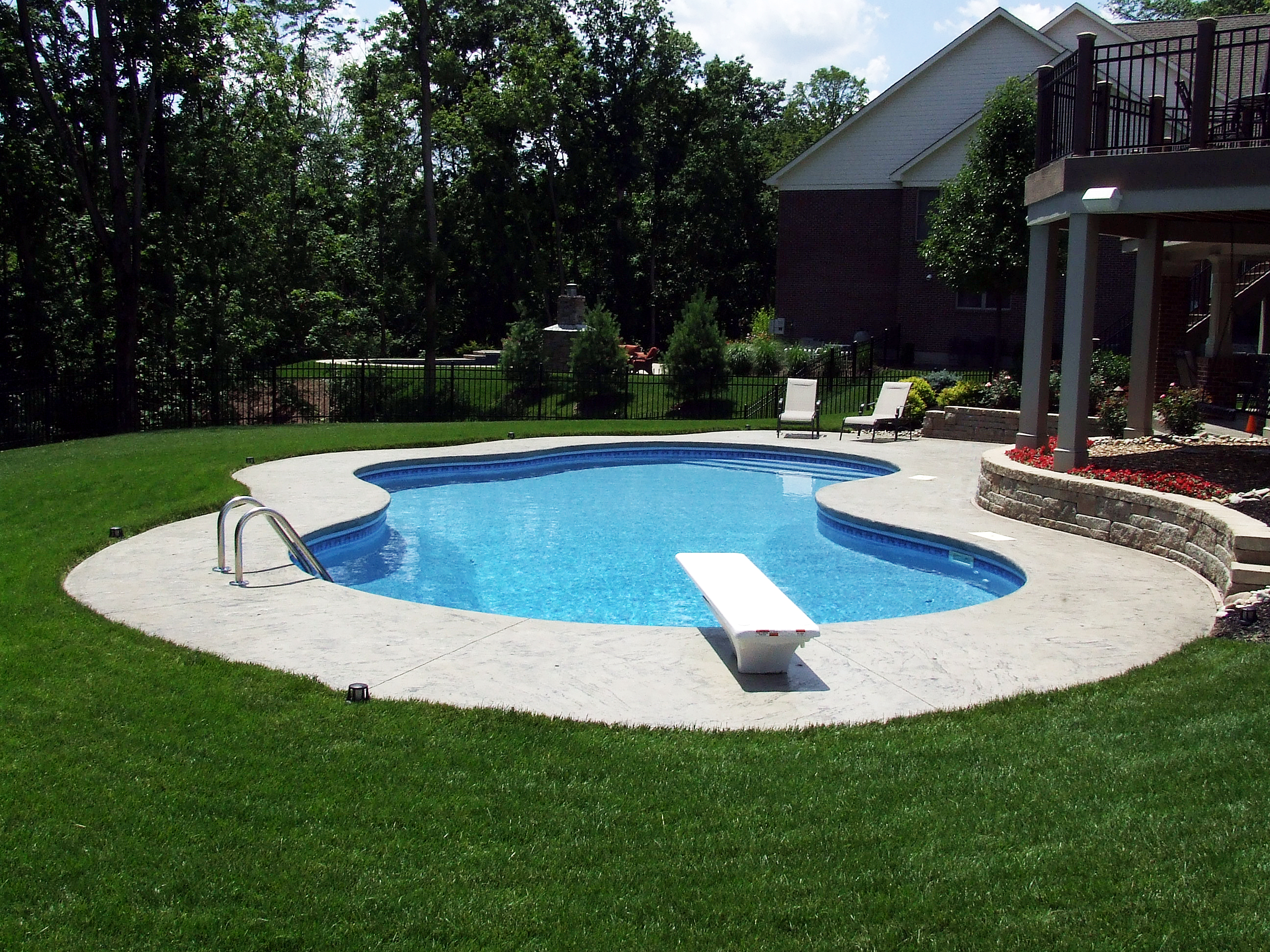 CUSTOM POOL DESIGN GALLERY | SunSpot CUSTOM POOL DESIGN GALLERY | SunSpot