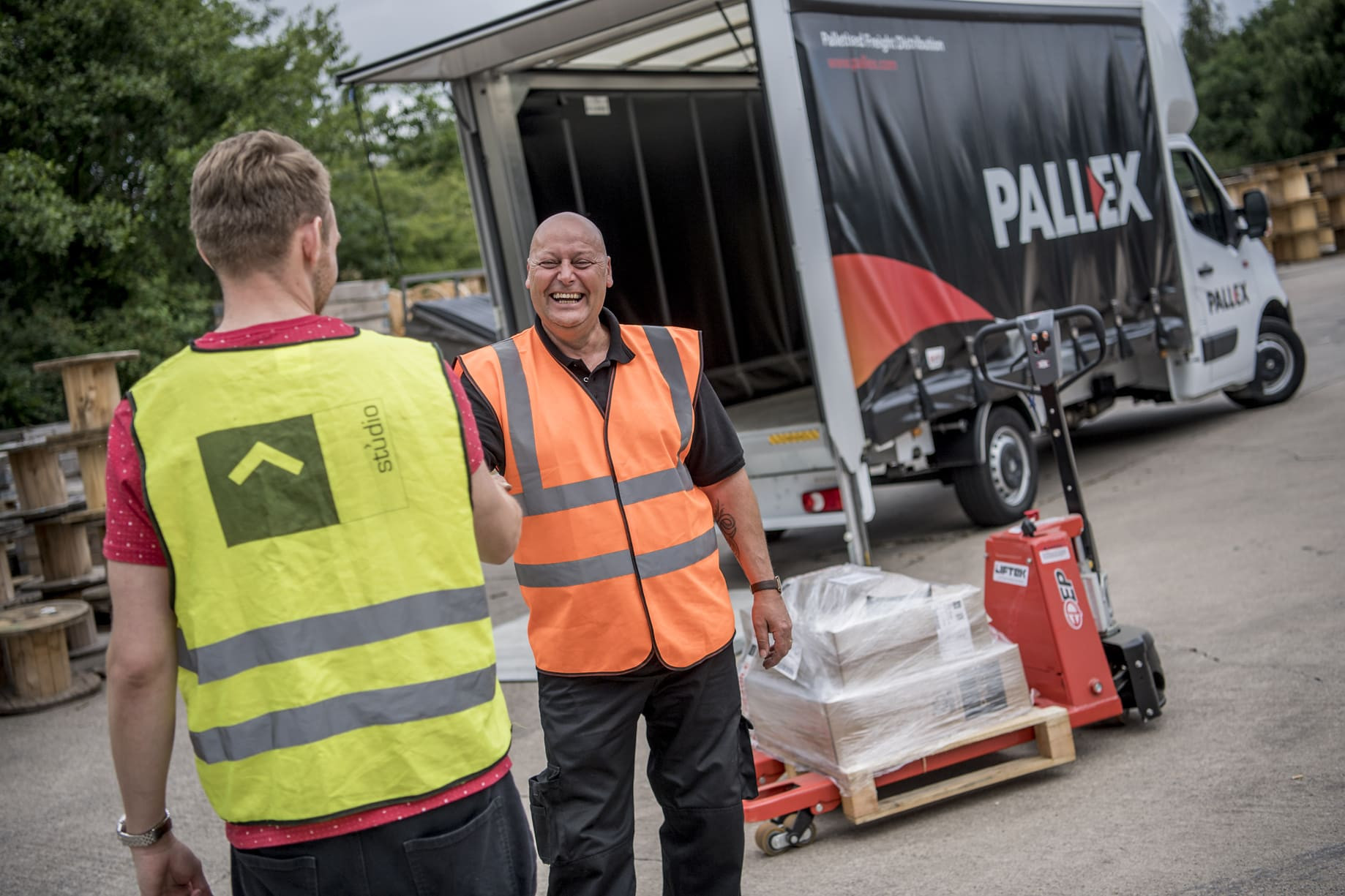Pall-Ex - Guide to Wrapping Palletised Freight