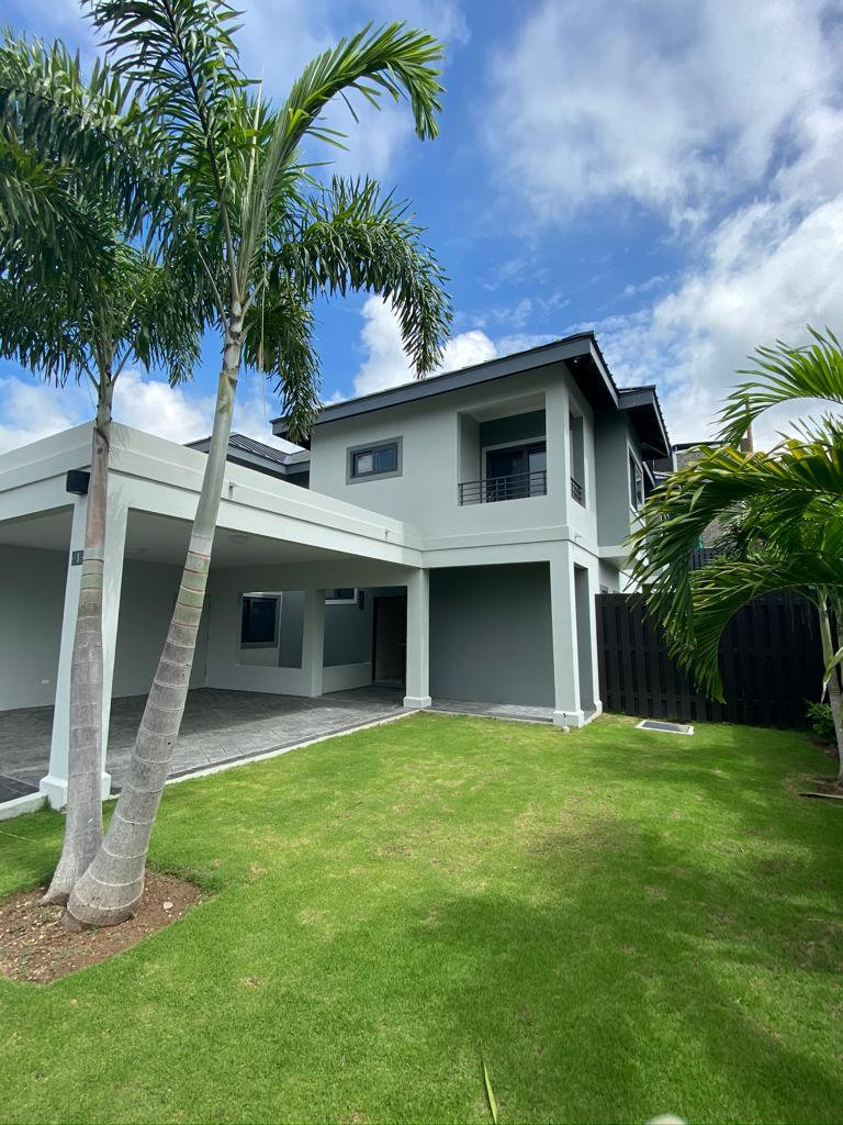 LUXURY KINGSTON VILLA