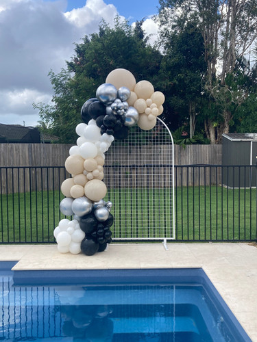 Balloon Garland and Mesh display Hire | balloons-brisbane