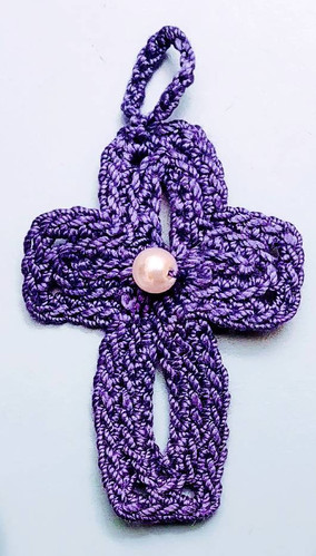 Mini Cross Ornament Pattern (crochet) | Wylde & Plumb