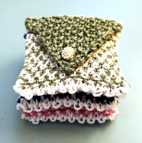 Linen Stitch Envelope Sachet Pattern (knit) | Wylde & Plumb