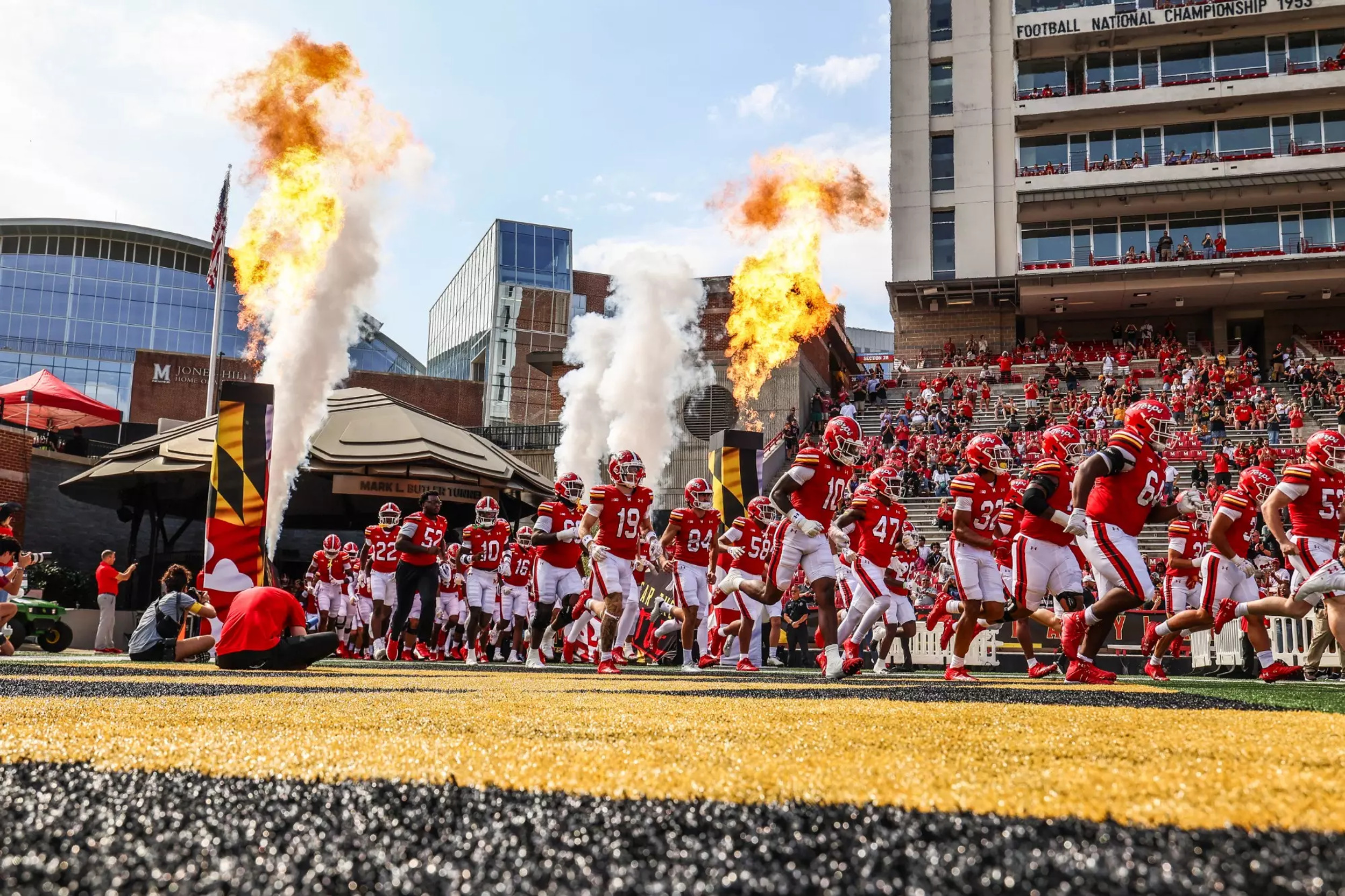 Maryland football inks UCF defensive lineman Derrick LeBlanc