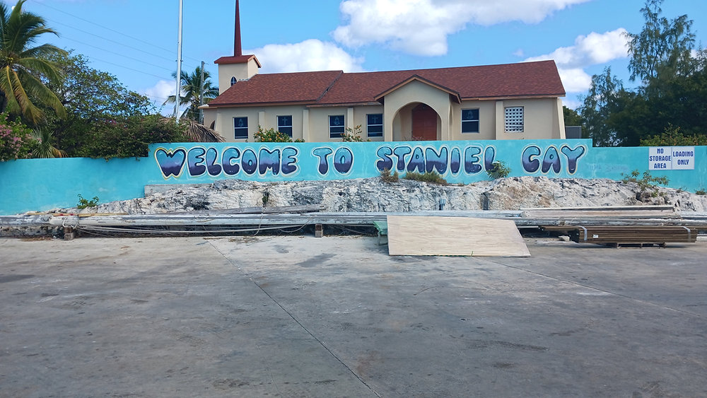 Log 81: Staniel Cay – Provisioning, Pigs and Grottos