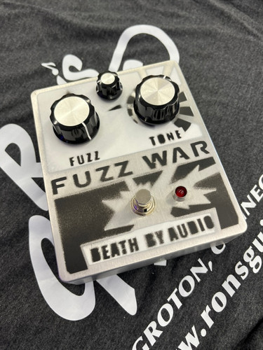 Death By Audio Fuzz War Fuzz Pedal Fuzz Box | Ron's Guitars