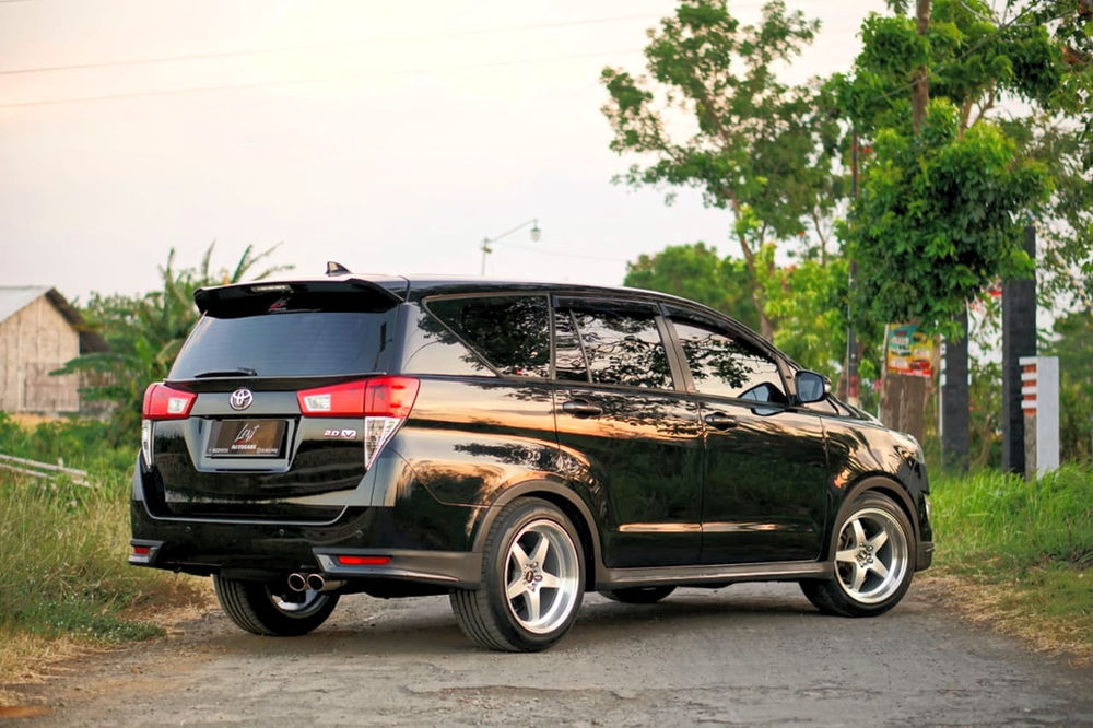 OTOPLUS-ONLINE I Innova Reborn Carbon Edition Ini Modifikasi Pertama ...