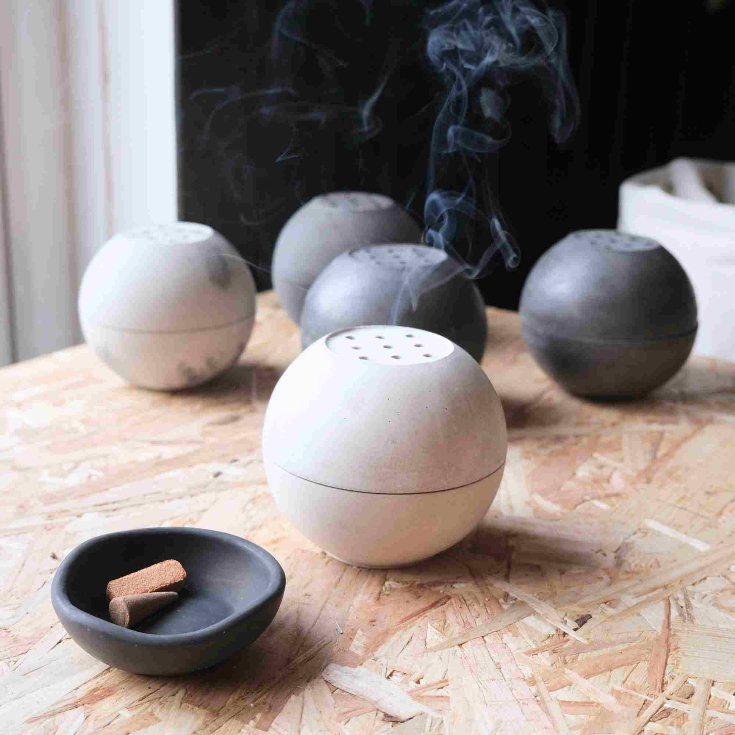 Ritual Uses for Incense: How to Cleanse, Focus & Invoke Energy