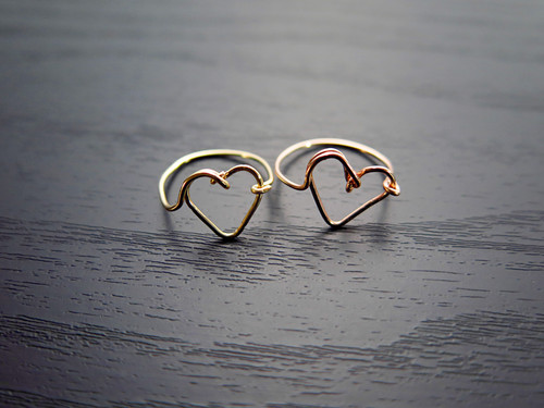 Gold Wire Heart Ring | Bead Lounge