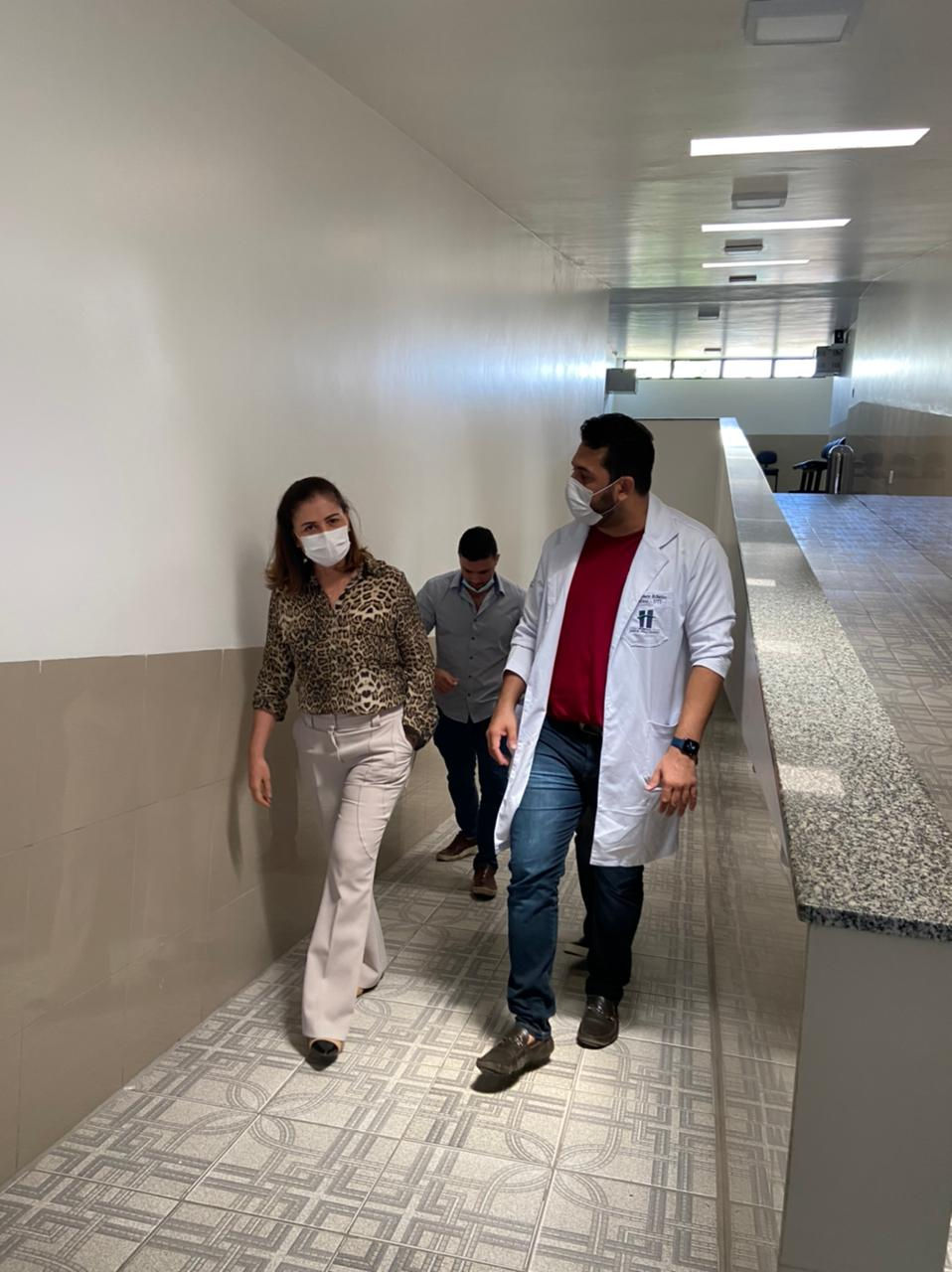 Deputada Simone Santana visita Hospital Jesus Pequenino Deputada Simone Santana visita Hospital Jesus Pequenino