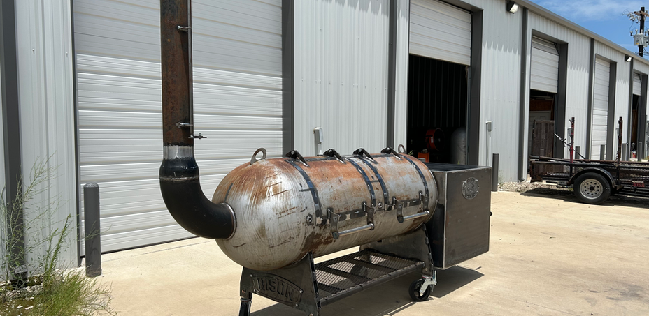 The 250 Gallon | Bison Smokers