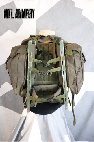 CANADIAN FORCES RADIO SET CARRIER BACKPACK GRADE B | MTL ARMORY