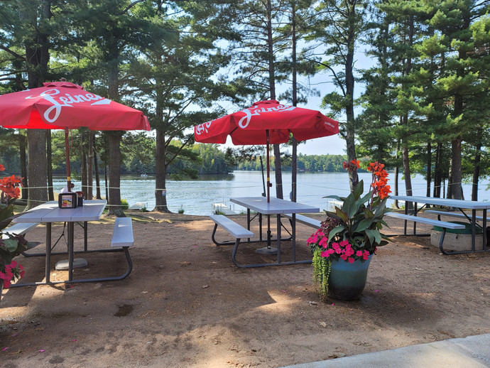 Eat & Drink | Pine Pointe Bar & Grill