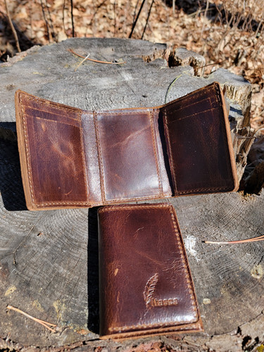 Men's Trifold Wallet - Walnut | Itasca Moccasin