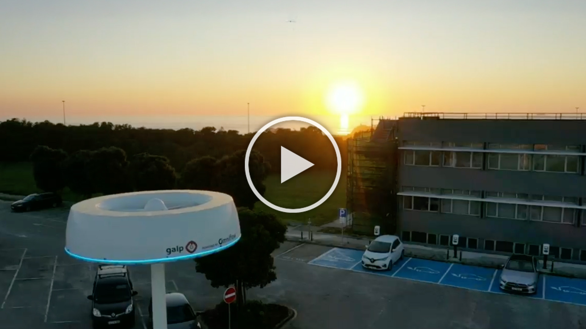 Transforming Streetlights into EV Charging Hubs Transforming Streetlights into EV Charging Hubs