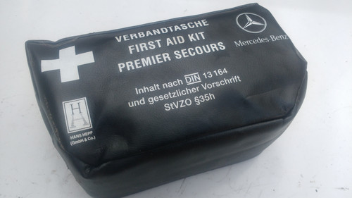 MERCEDES W210 FIRST AID KIT | ThreePointedPartsLtd