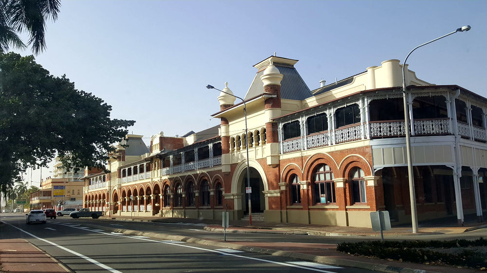 Bowen is Central to a Week in Paradise