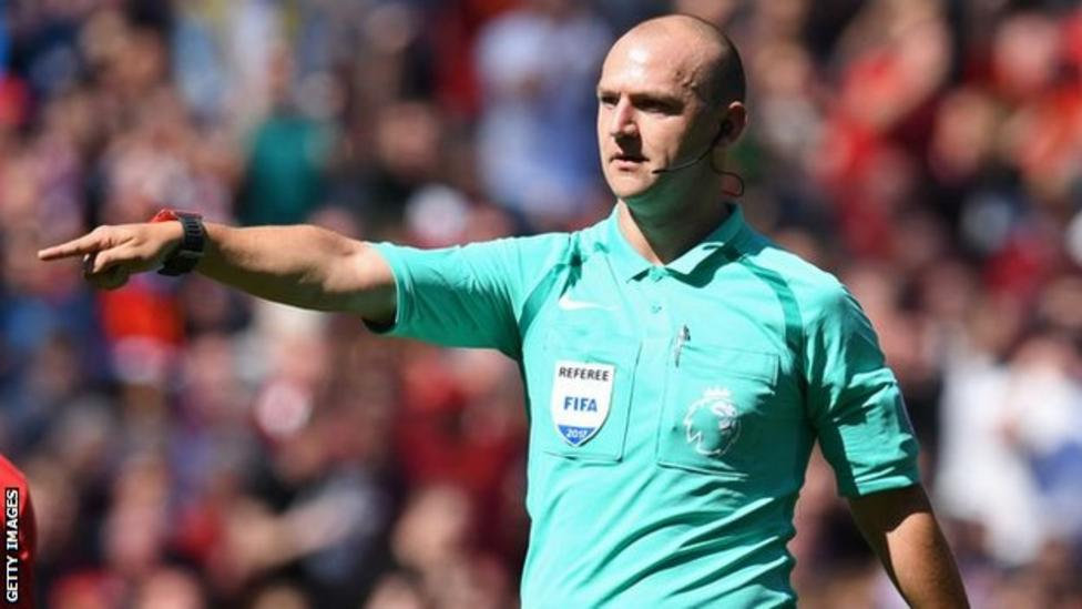 ผู้ตัดสิน Bobby Madley จะกลับไปทำหน้าที่ในพรีเมียร์ลีกมากกว่าสี่ปี ...