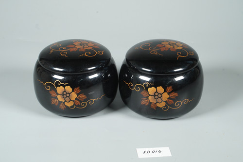 Golden Lacquer Go bowls (with peony) | 日向碁盤碁石