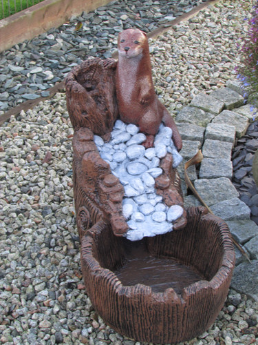 Self Contained Otter Water Feature | Berkshire Stoneware