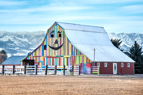 Smiley face barn | Ken Levy Media 3