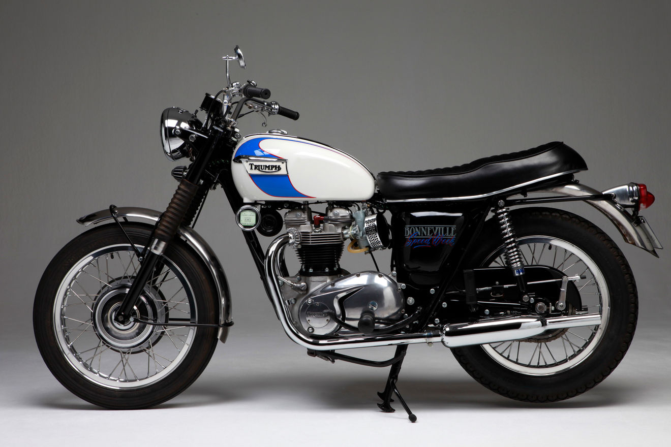 Atelier Chatokhine | Photos restauration motos classics anglaises