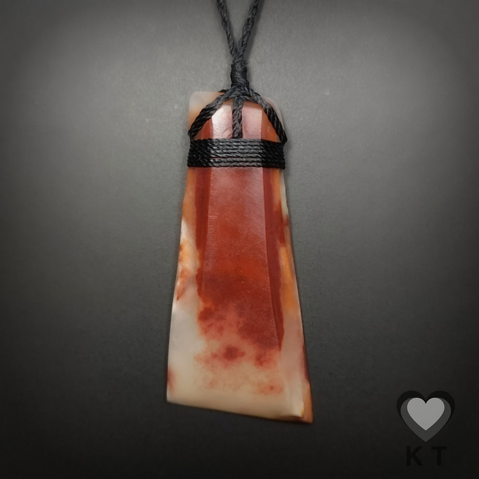 TAHEI - PENDANTS | Kowhatu Taonga
