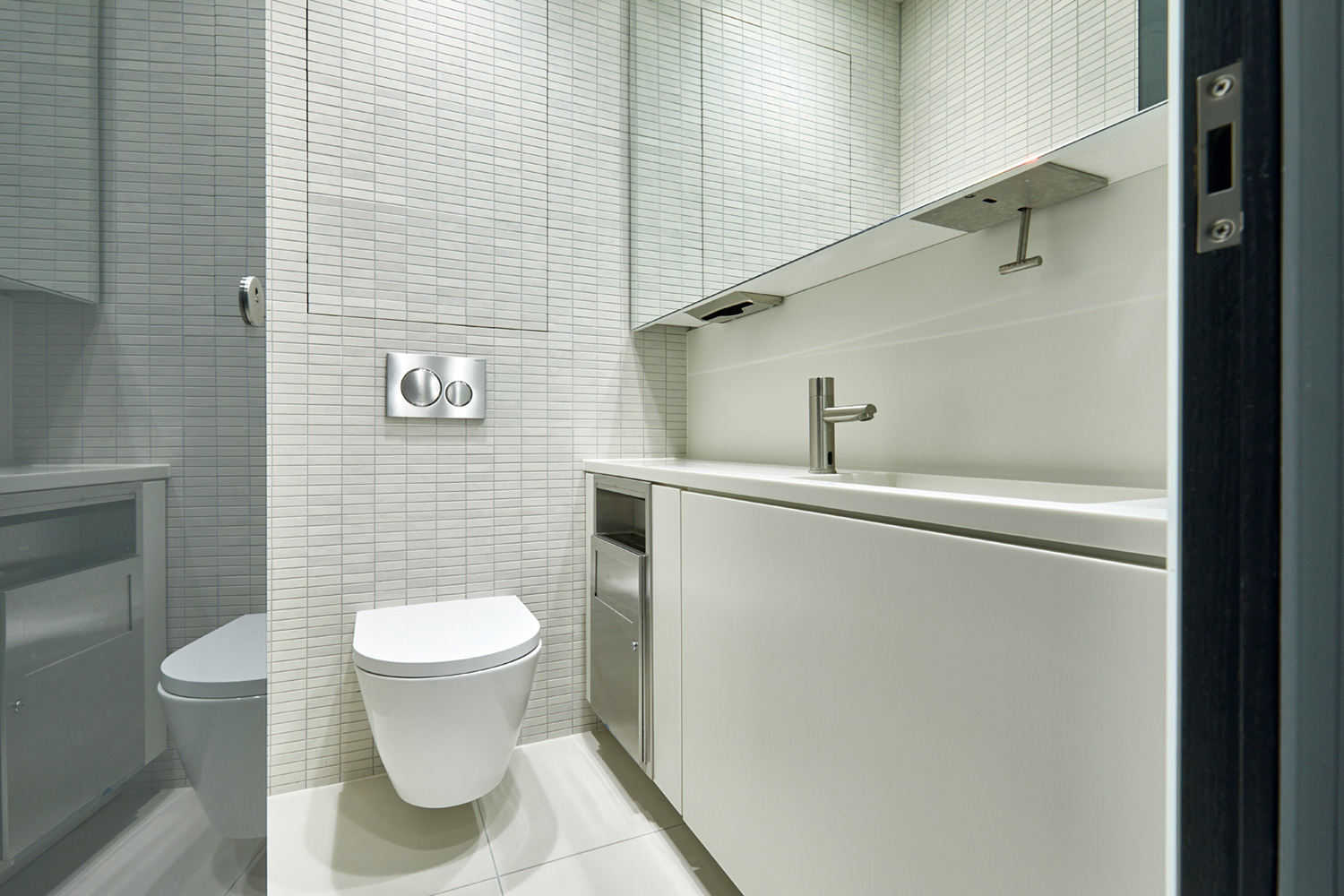 Superloo Toilet Cubicles | Maxwood Washrooms