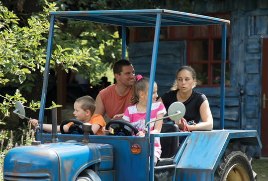 Tractor Ride AGV | ABC Rides