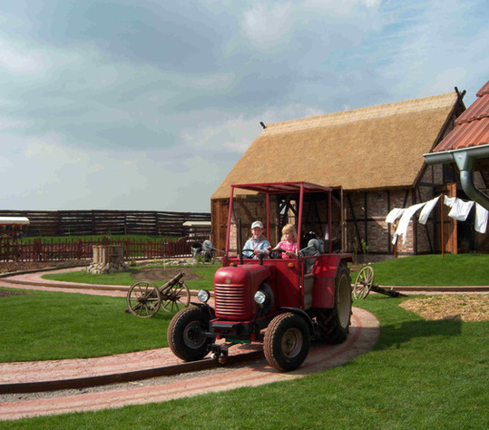 Tractor Ride Track Guided | ABC Rides