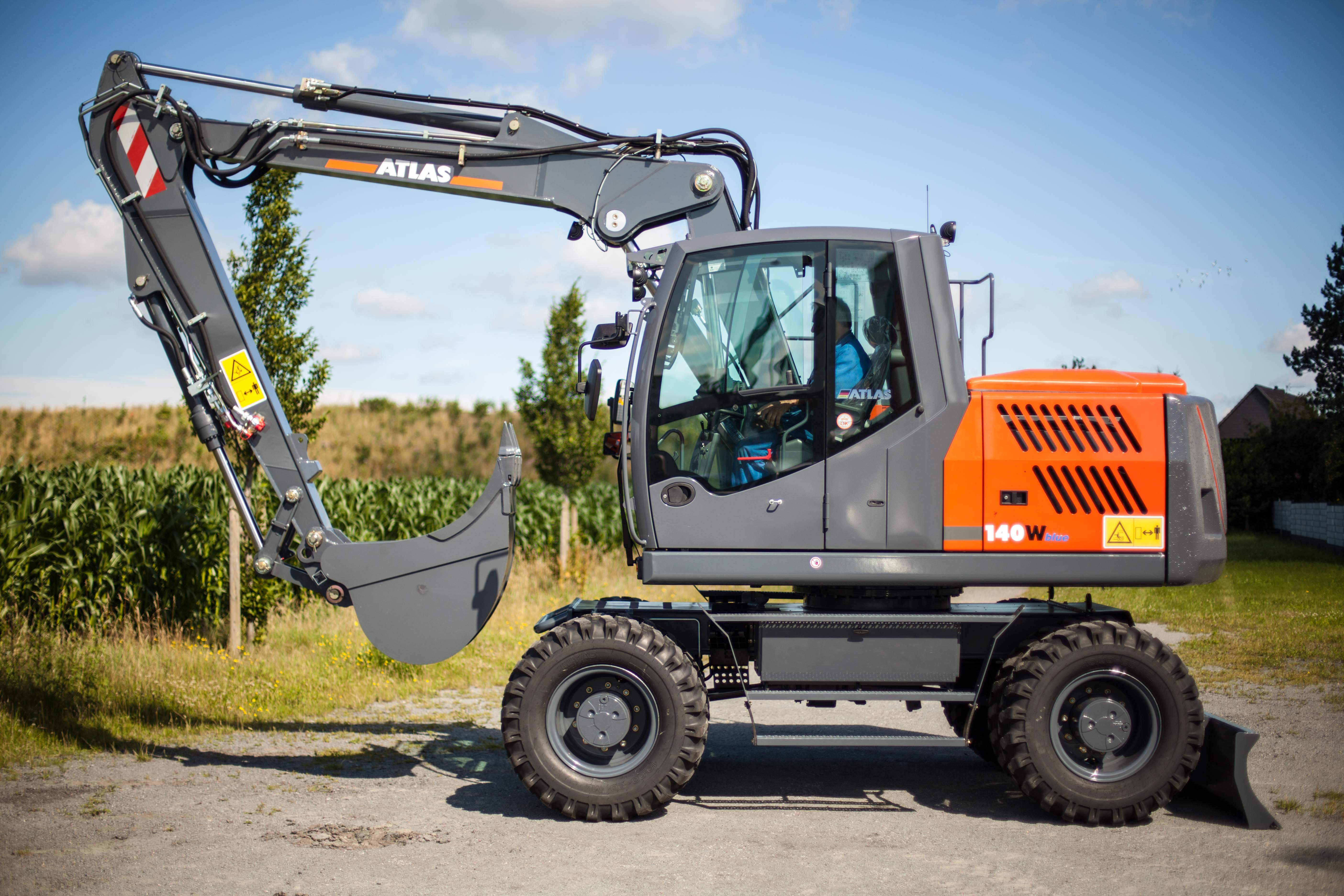 Atlas Vorpommern | Baumaschinen | LKW-Aufbauten | Düngerstreuer