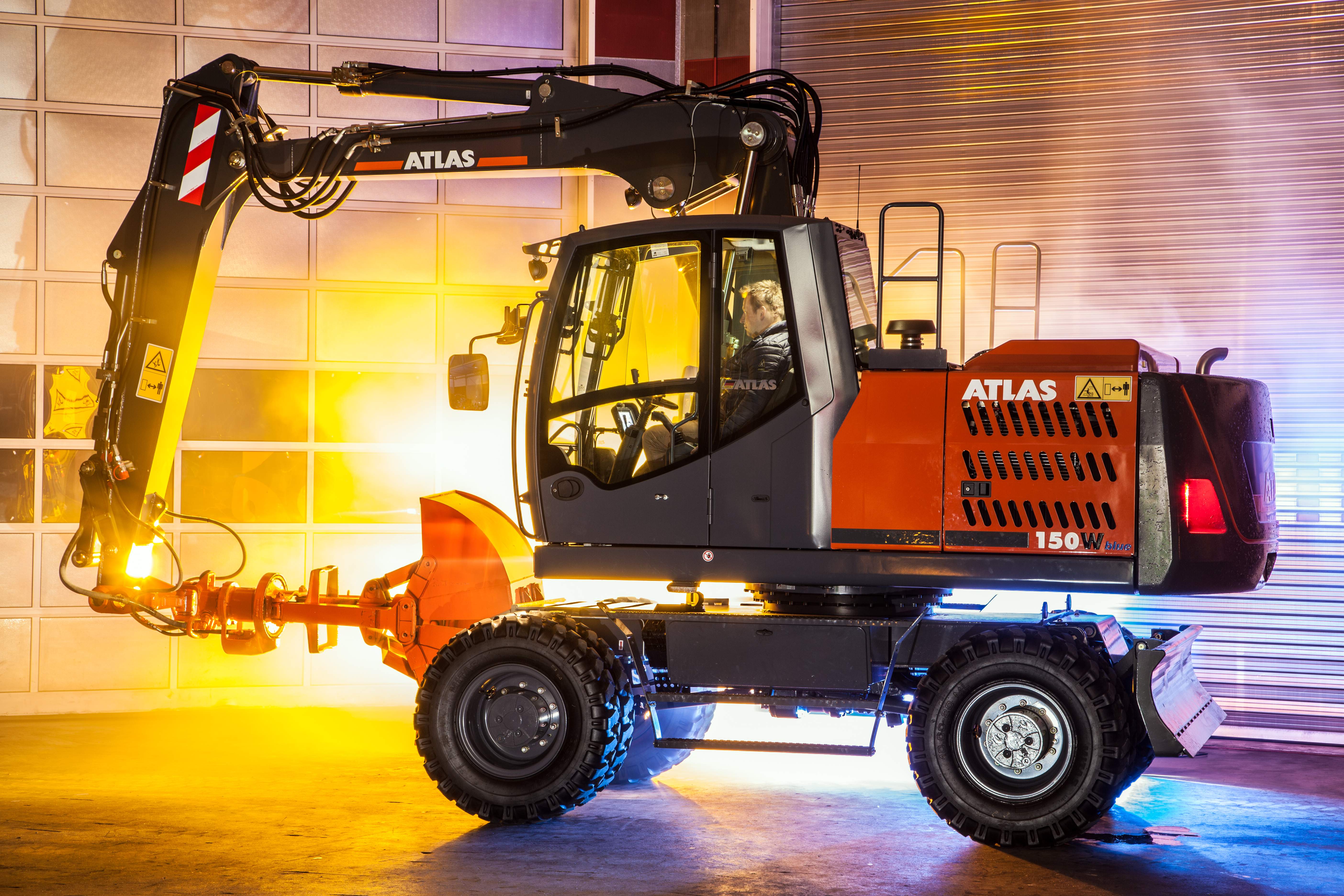 Atlas Vorpommern | Baumaschinen | LKW-Aufbauten | Düngerstreuer