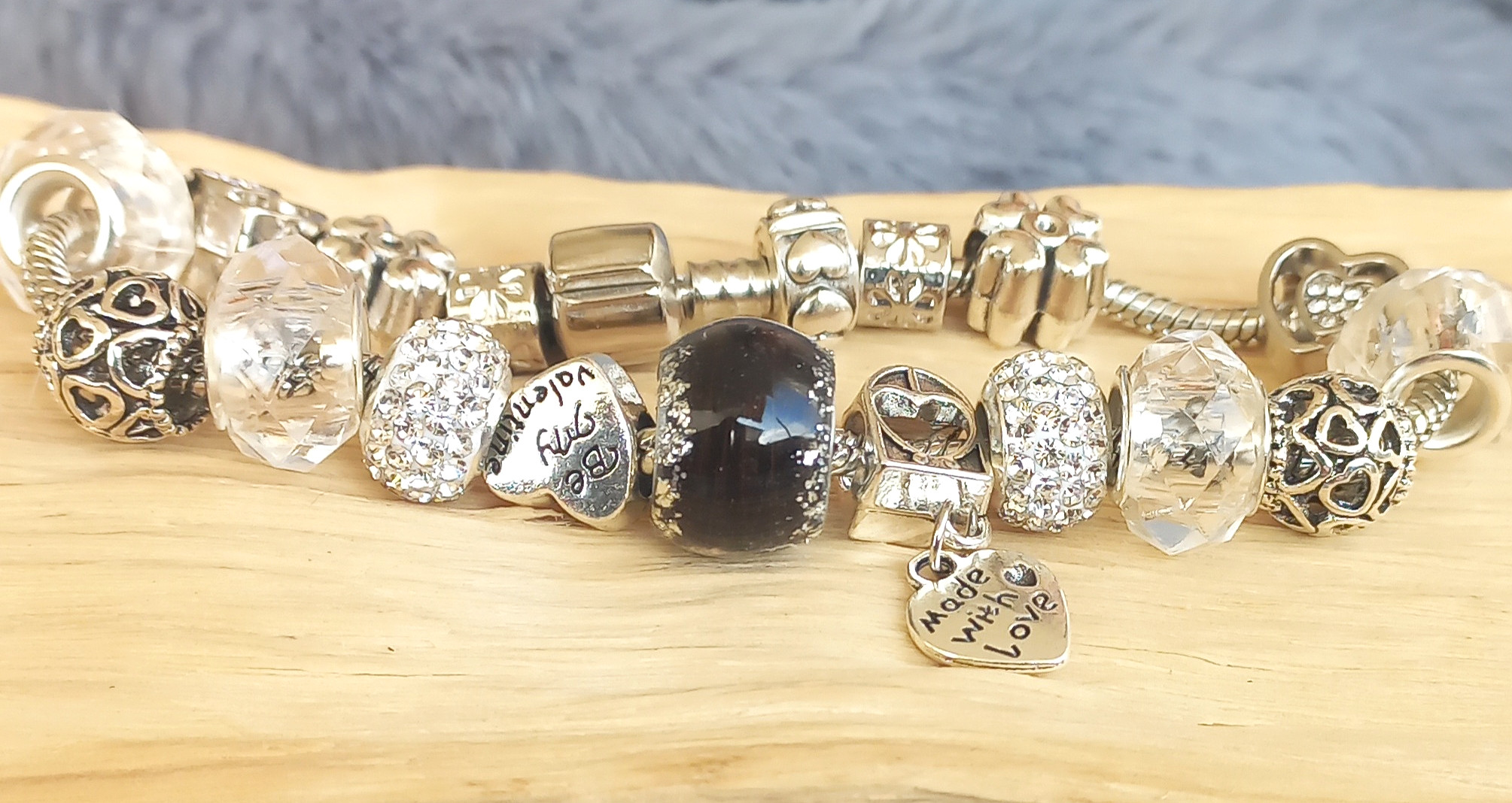 Tierhaarschmuck Bettelarmband Louis 15 Charm Perlen & 1 Fell/Asche ...