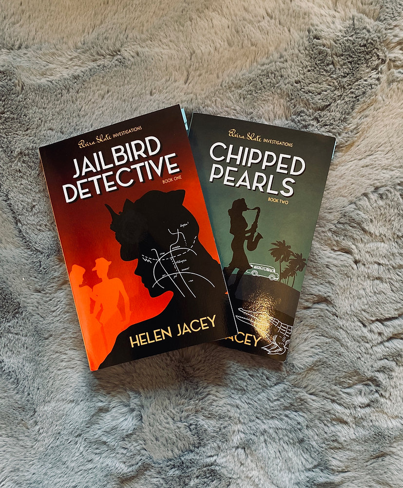 Chipped Pearls (Elvira Slate Investigations) - Helen Jacey (ARC)