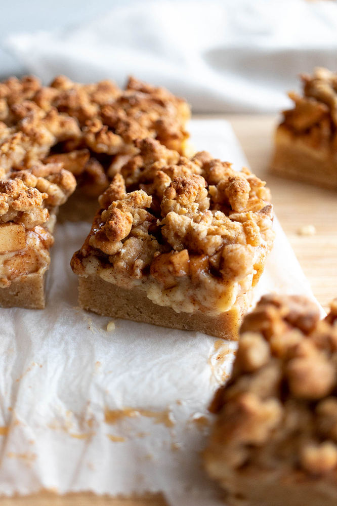 Protein Apple Crumble Bites