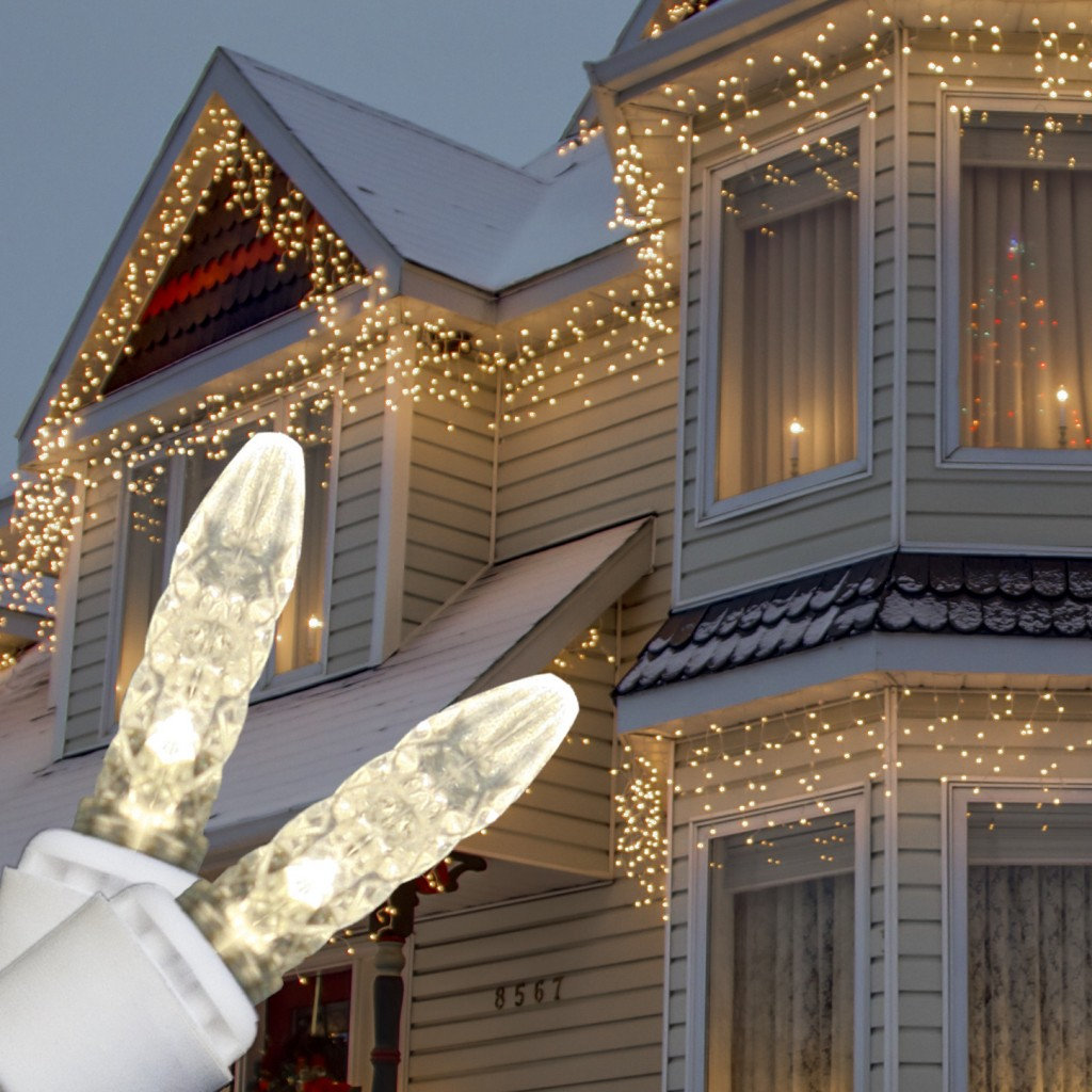 LED Icicle Lights | Commercial Grade Outdoor Lighting | Chicago, IL