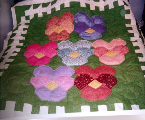 Pansy Garden Quilt Pattern | Quilting