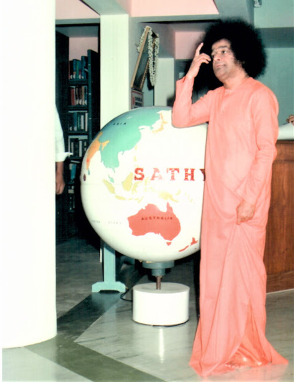 Sri Sathya Sai: The Divine Teacher - By Dr. Sunder lyer