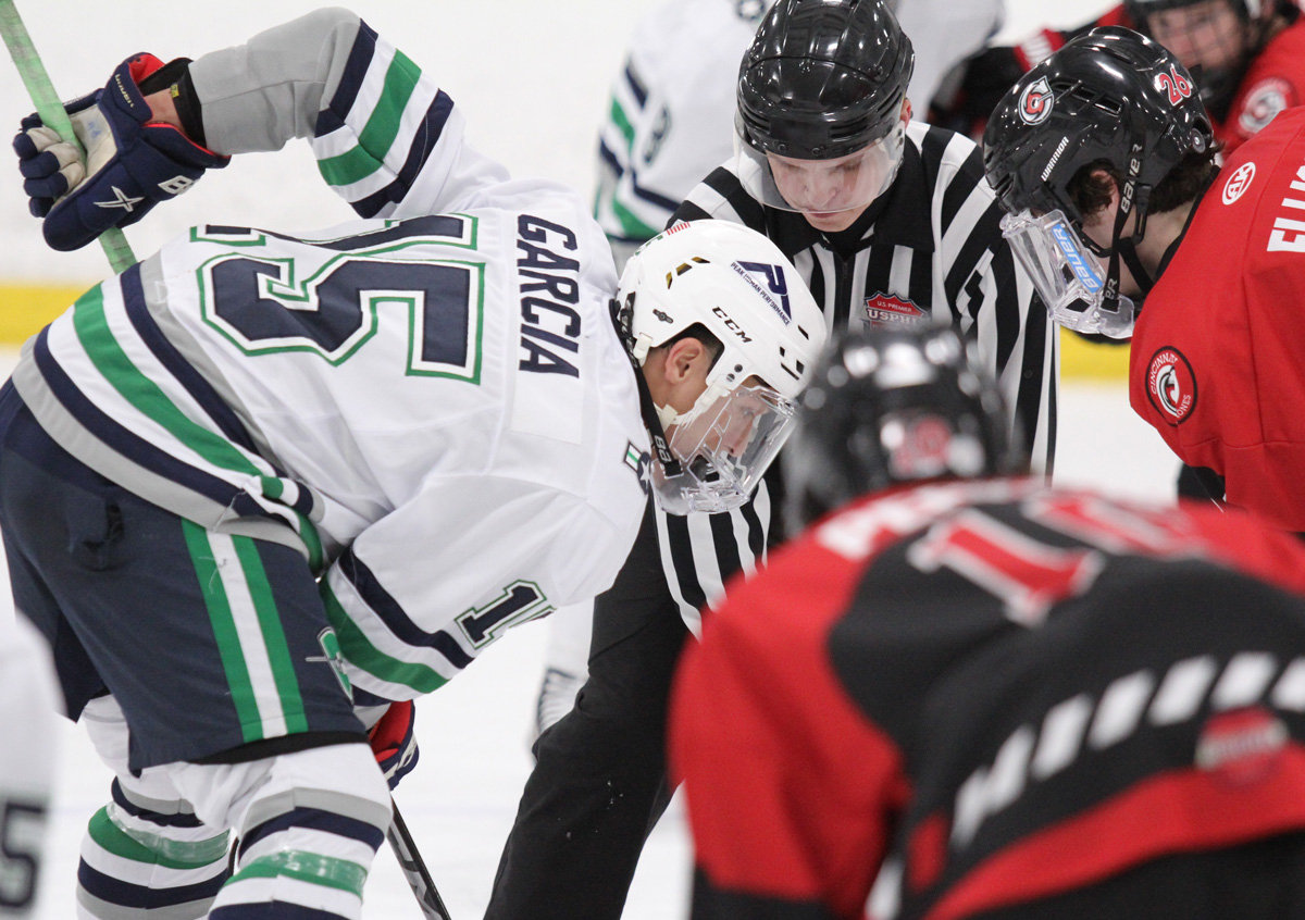 Mavs win shootout thriller against the Cyclones