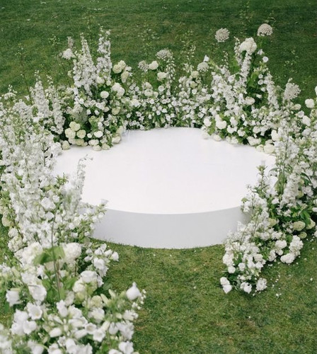 White Round Stage | Peachwood